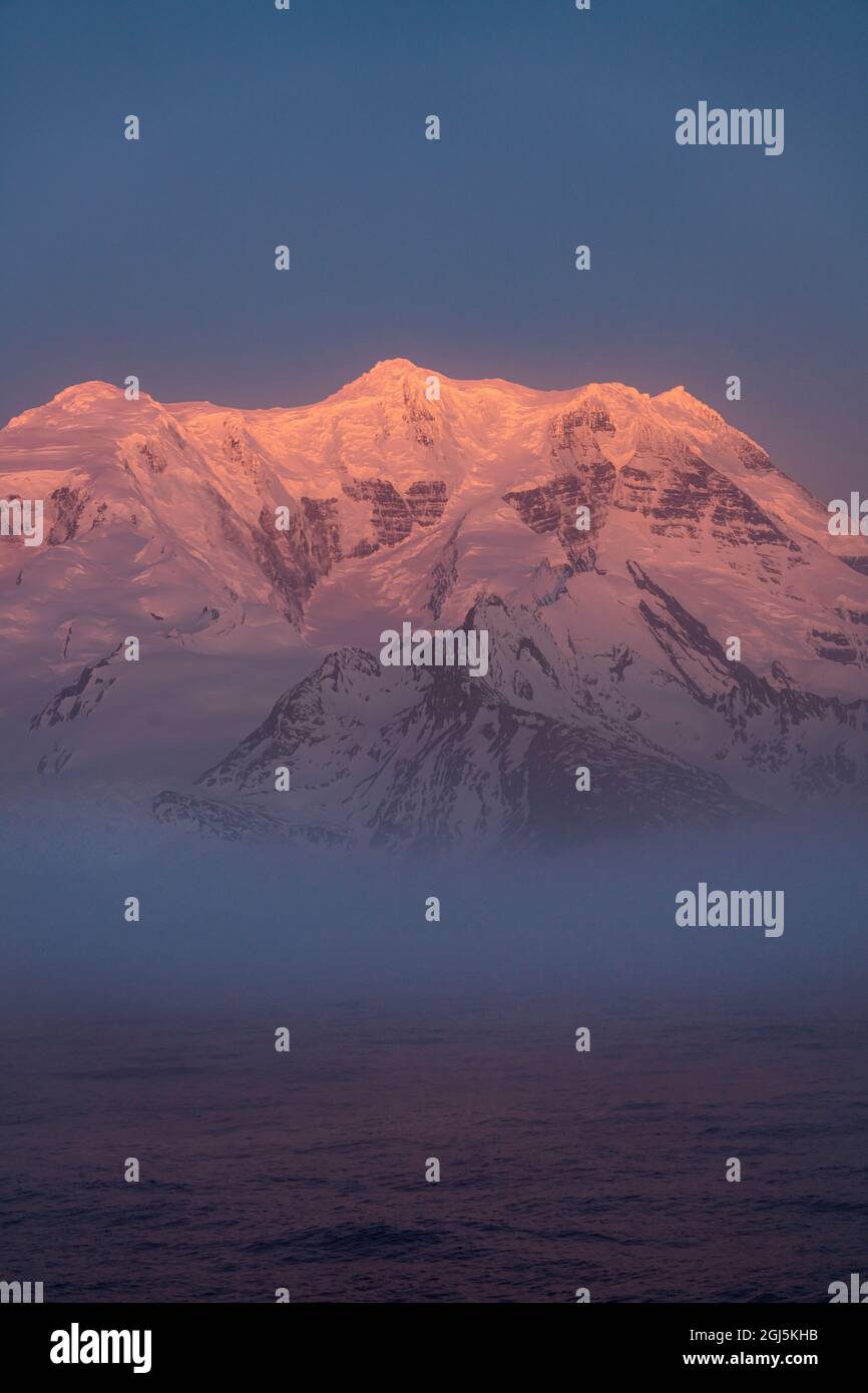 Mt paget hi-res stock photography and images - Alamy