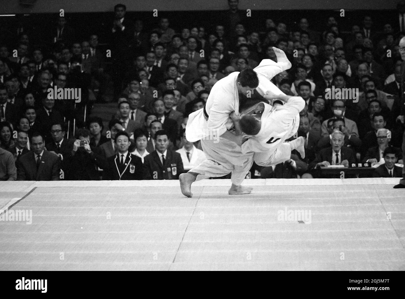 1964 olympics judo hi-res stock photography and images - Alamy