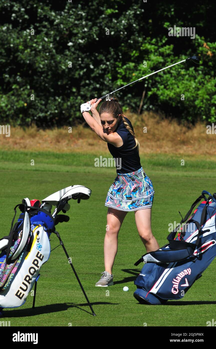 The Jazzy Golfer playing golf Stock Photo - Alamy