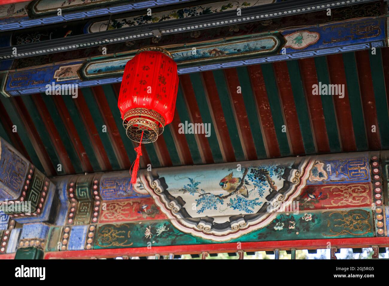 Summer palace beijing ceiling hi-res stock photography and images - Alamy