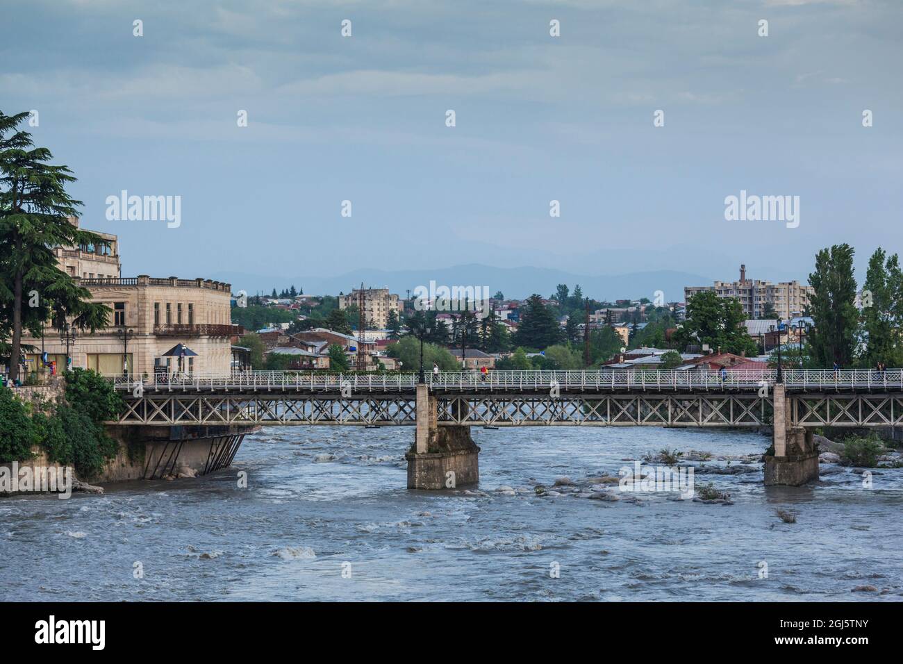 Rioni river pedestrian footbridge hi-res stock photography and images ...
