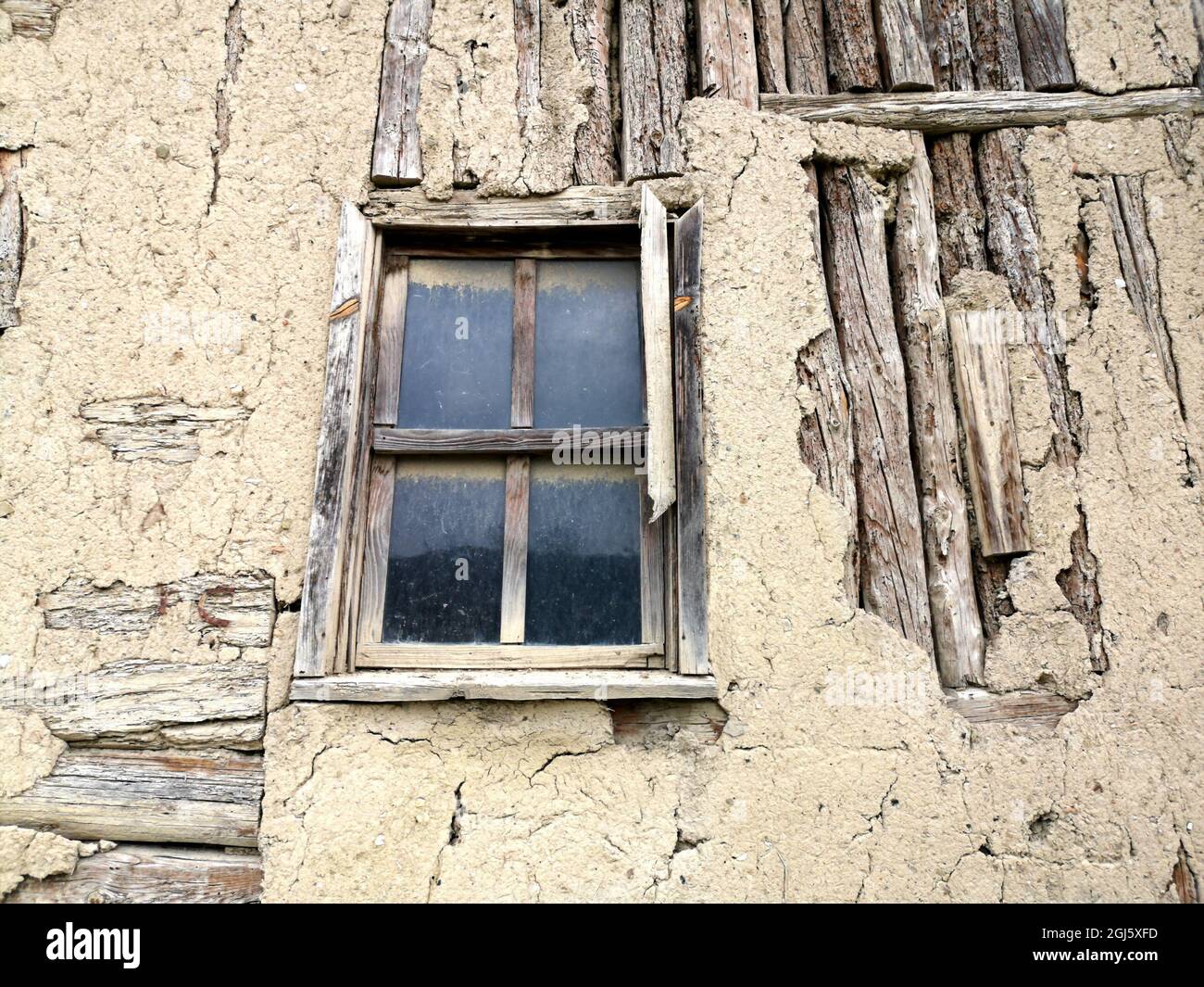 Old and grungy window of an abandoned wooden house Stock Photo - Alamy