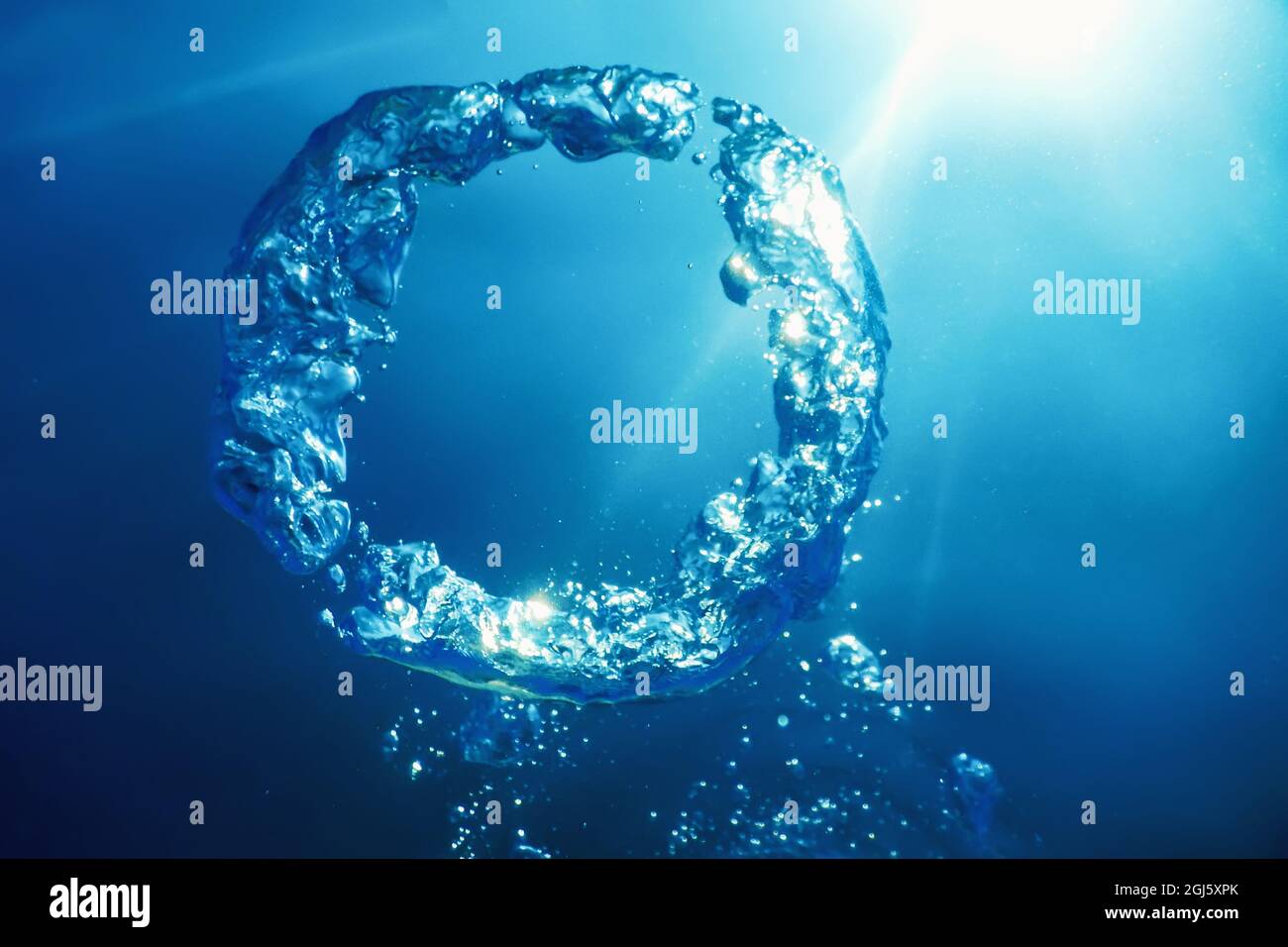 Underwater bubble ring ascends hi-res stock photography and images - Alamy