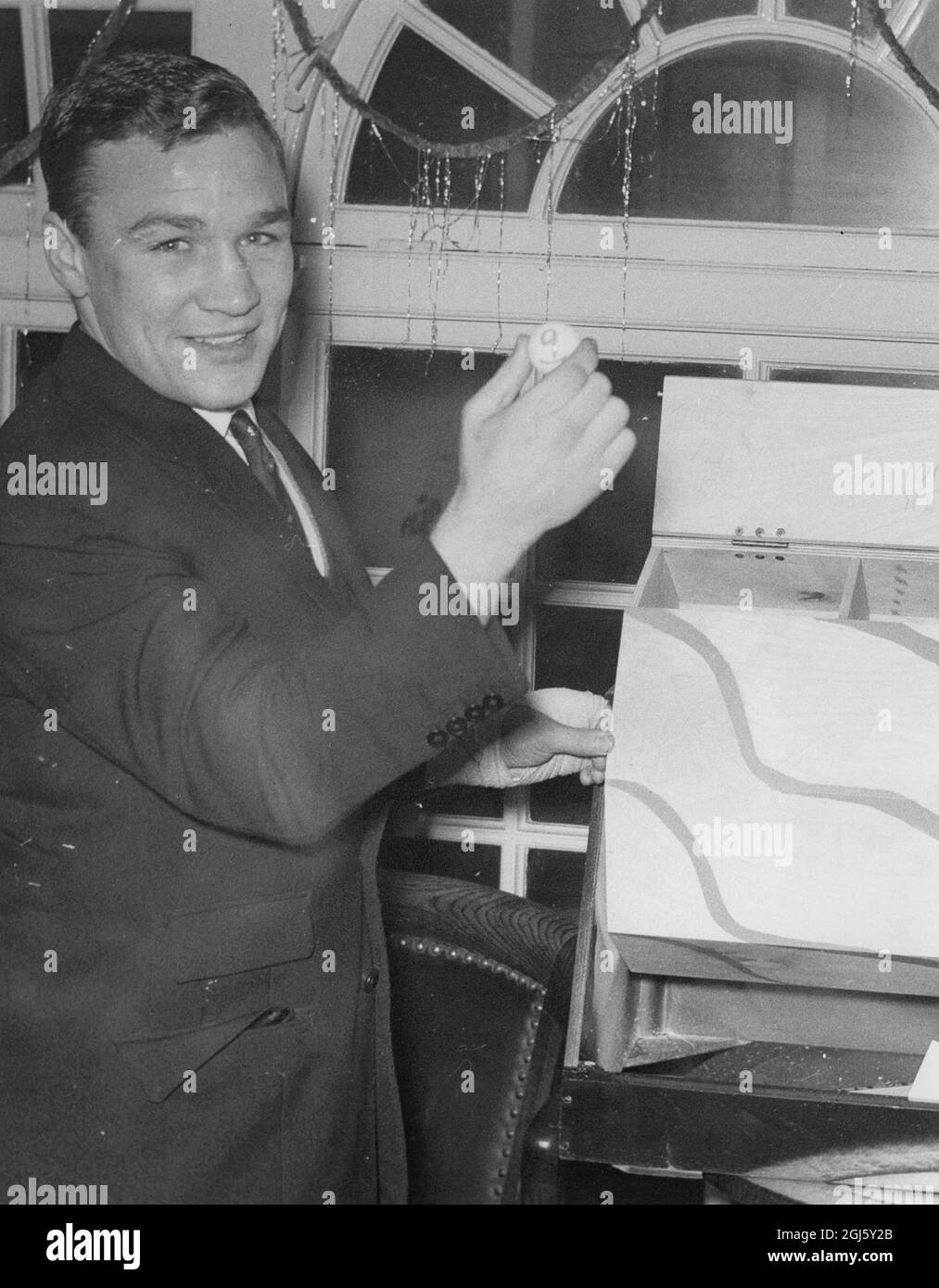 British lightweight champion boxer hi-res stock photography and images ...