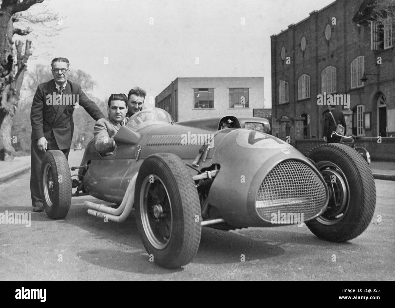 Car race 1952 hi-res stock photography and images - Alamy
