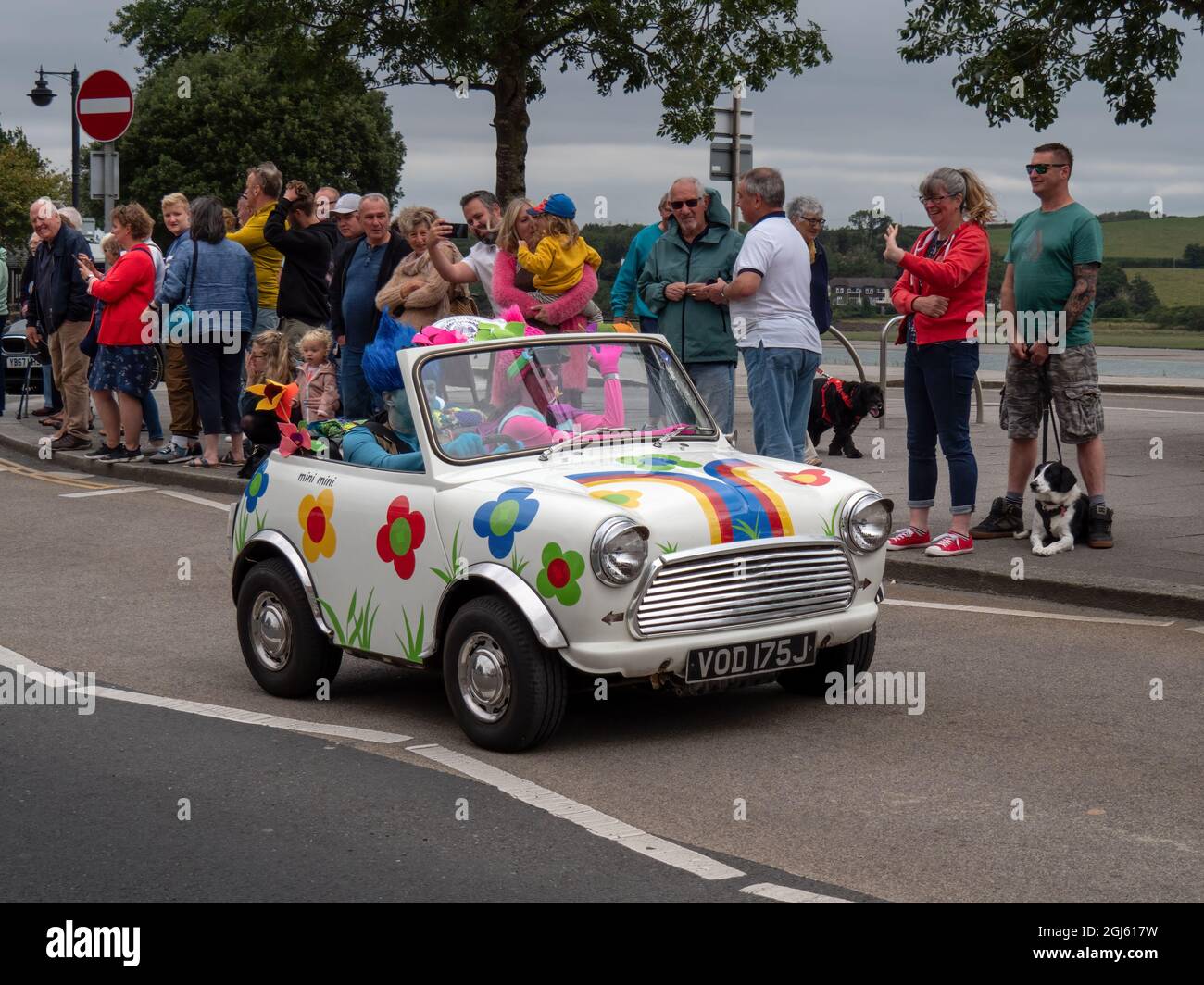 Small cars big hearts hi-res stock photography and images - Alamy