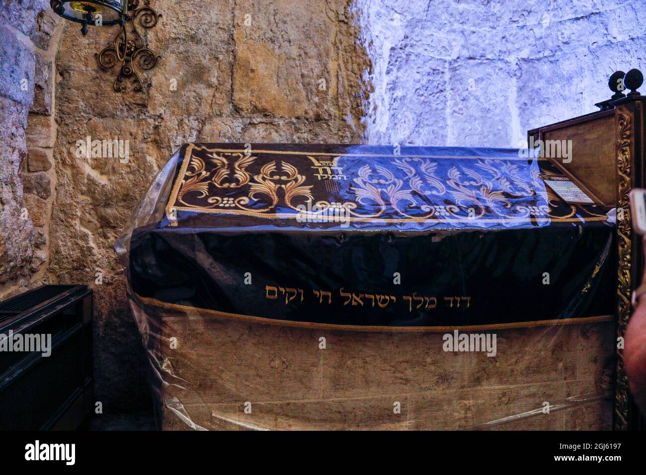 Traditional burial hi-res stock photography and images - Alamy