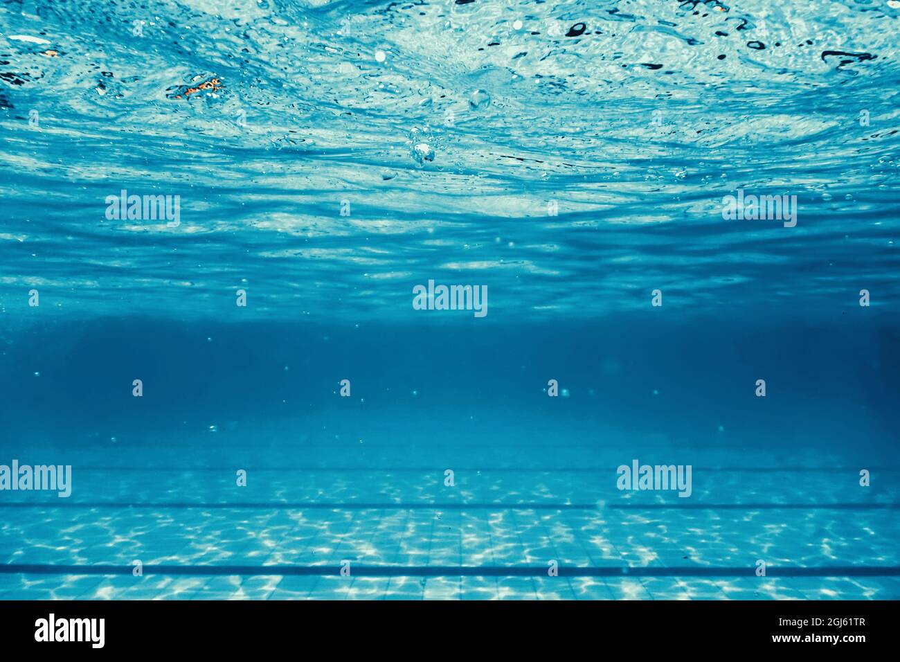 Underwater Empty Swimming Pool Stock Photo - Alamy