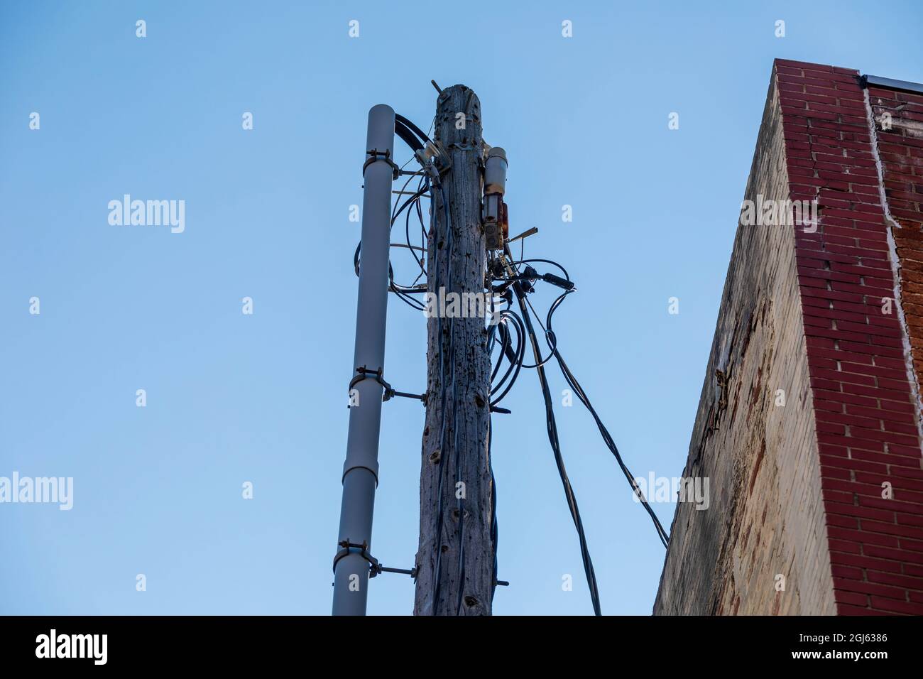 Metal and wooden structure hi-res stock photography and images - Alamy
