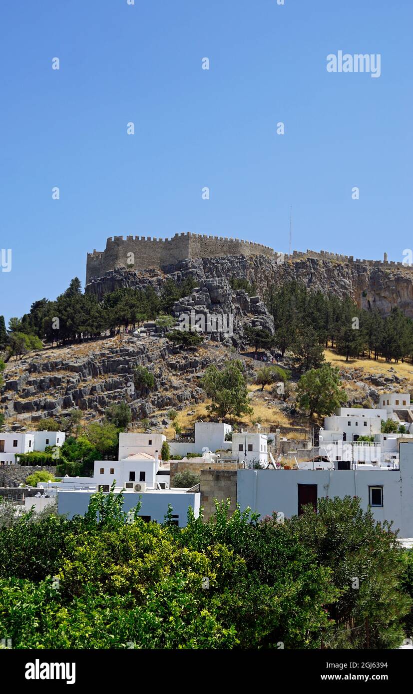 Rhodes lindos akropolis hi-res stock photography and images - Alamy