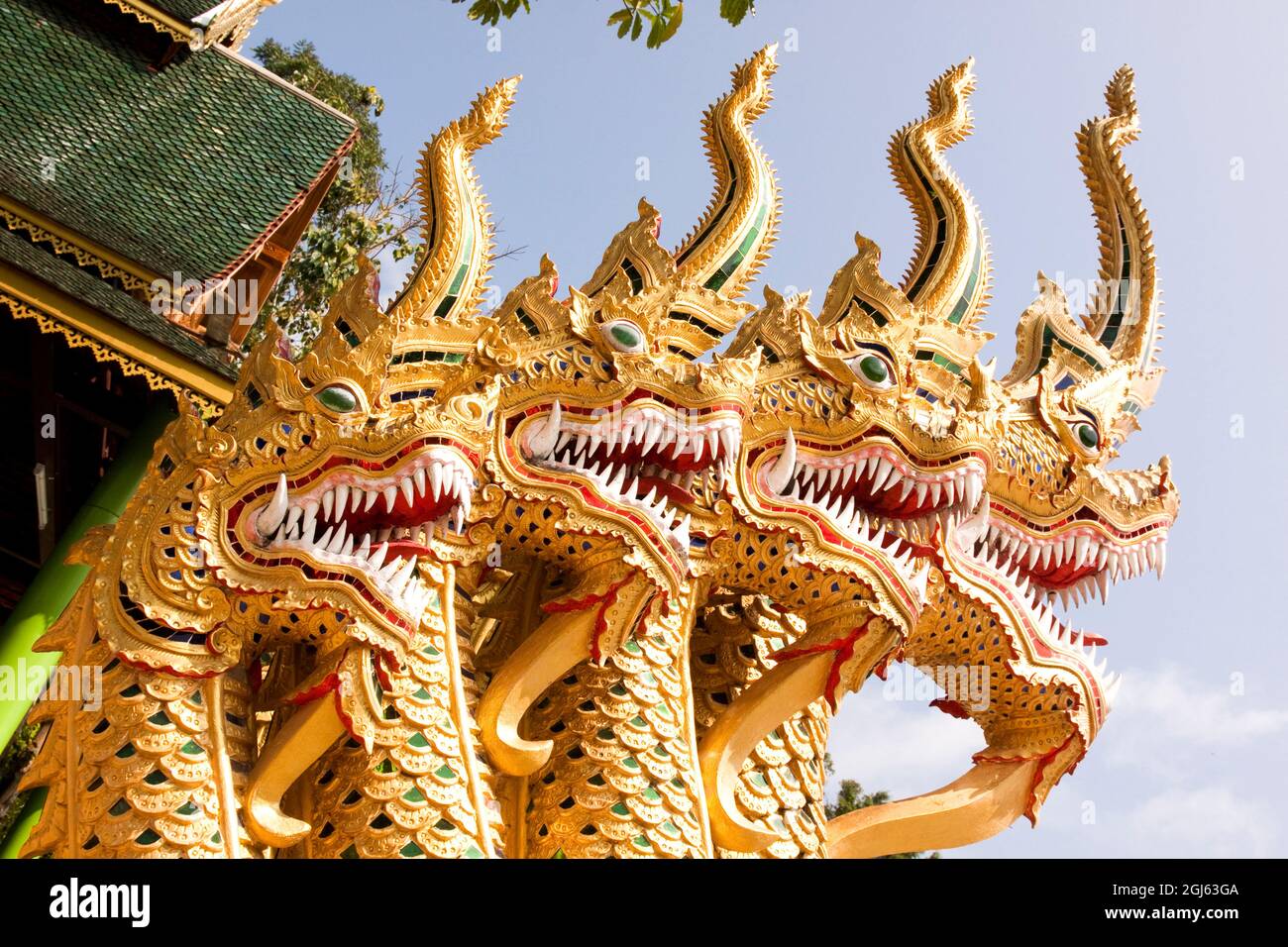 Golden dragons hi-res stock photography and images - Alamy