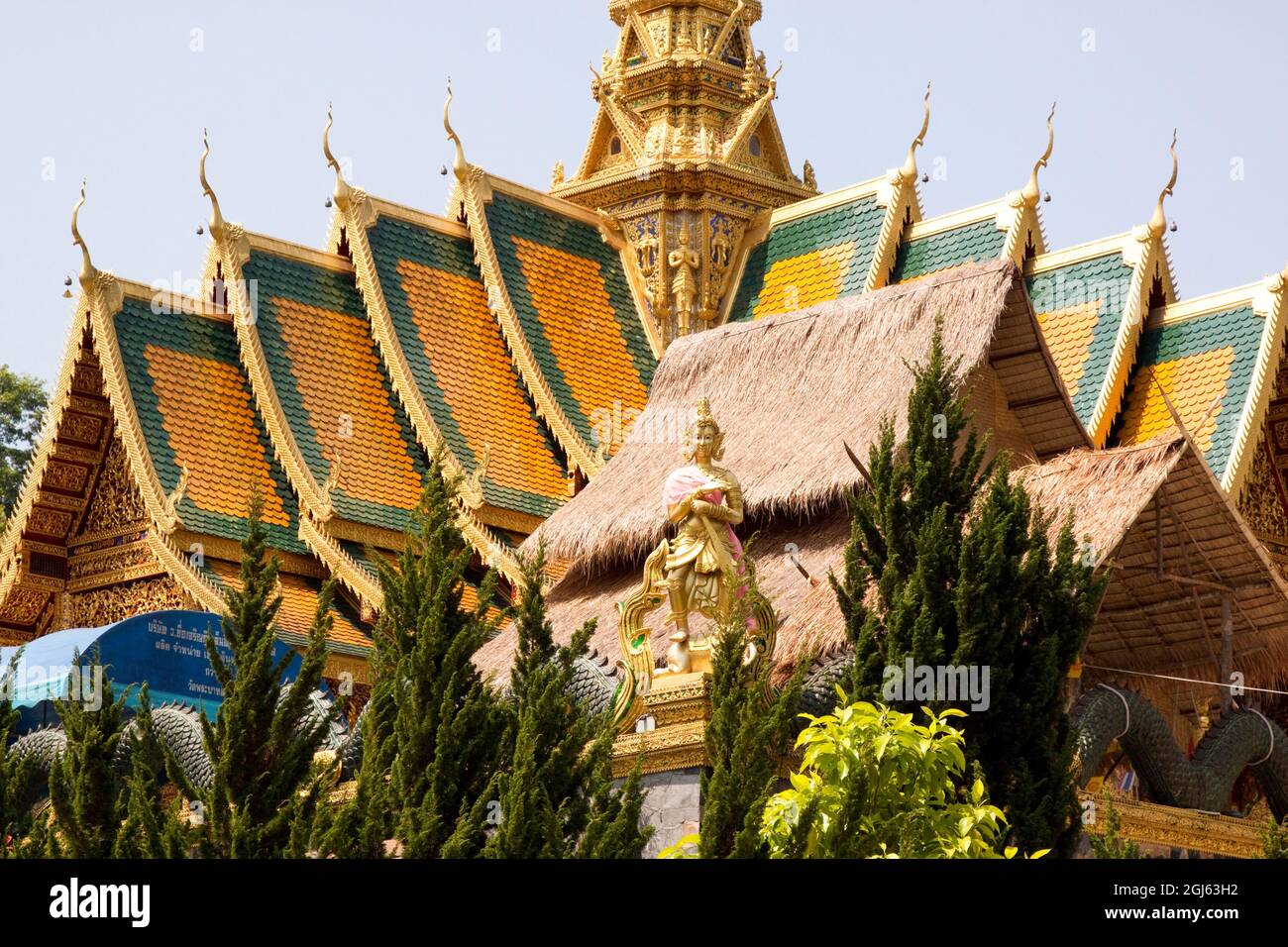 Thailand. Temple roof Stock Photo - Alamy