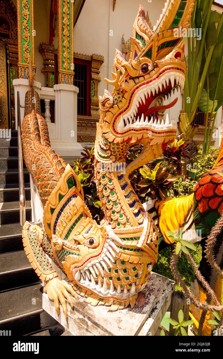 Dragon statue at a temple hi-res stock photography and images - Alamy