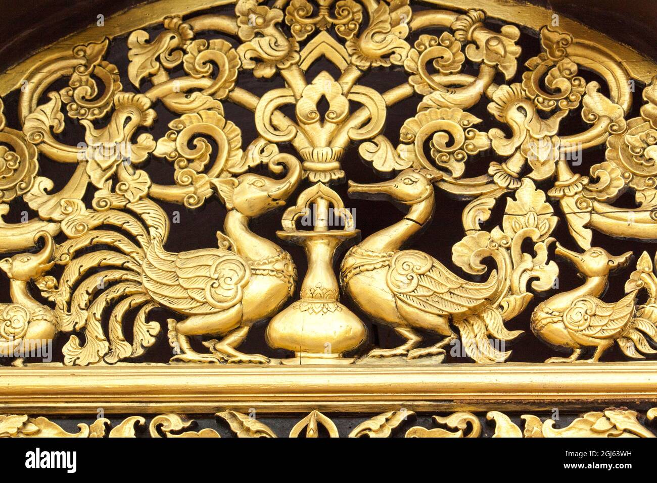 Carving of animals hi-res stock photography and images - Alamy