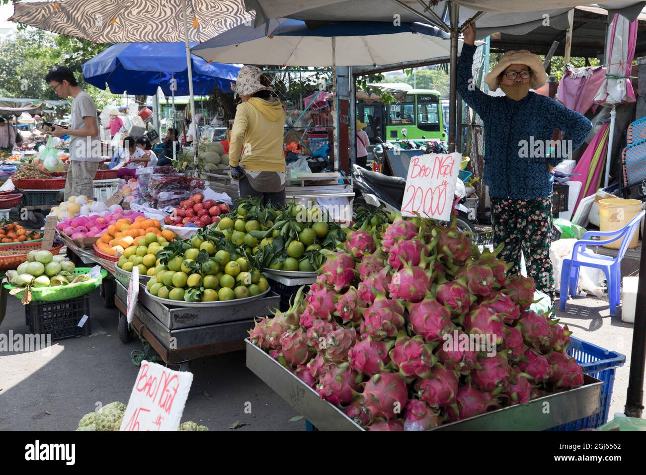 Outside trading stalls with fruit and vegetables in Saigon, Vietnam ...