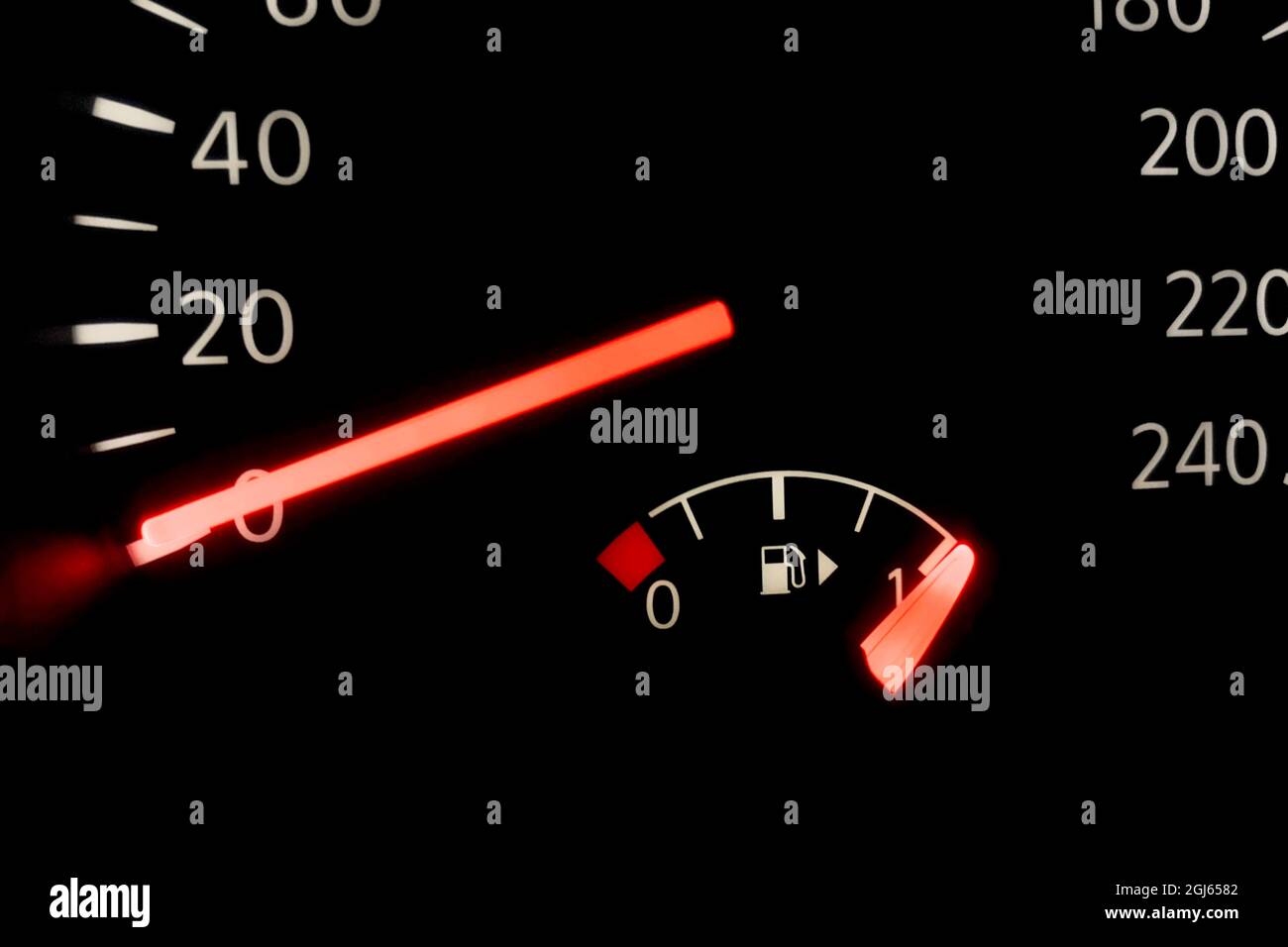 Fuel Gauge, Full Tank, Car Fuel Display Stock Photo - Alamy