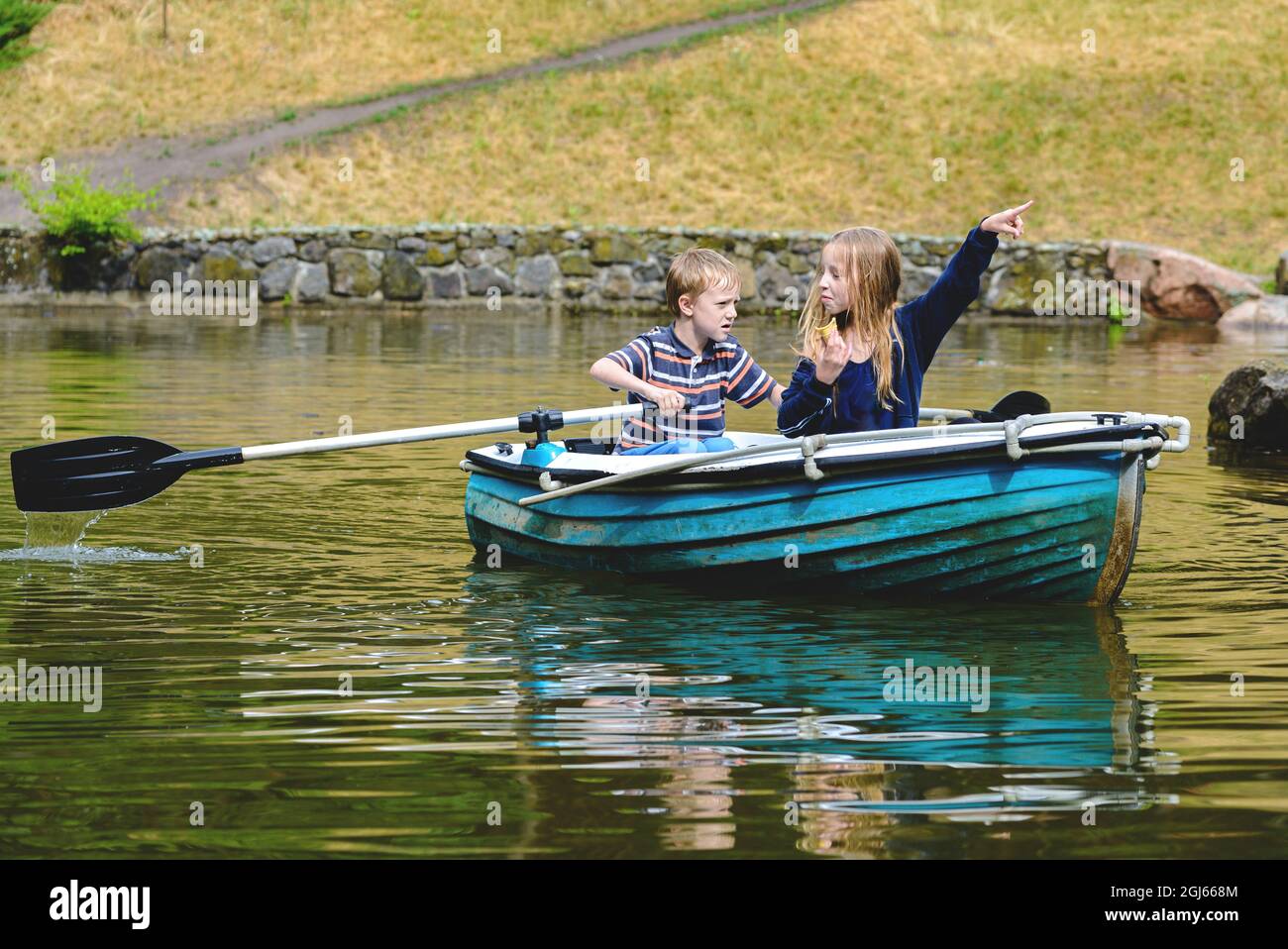 Boat child to go hi-res stock photography and images - Alamy