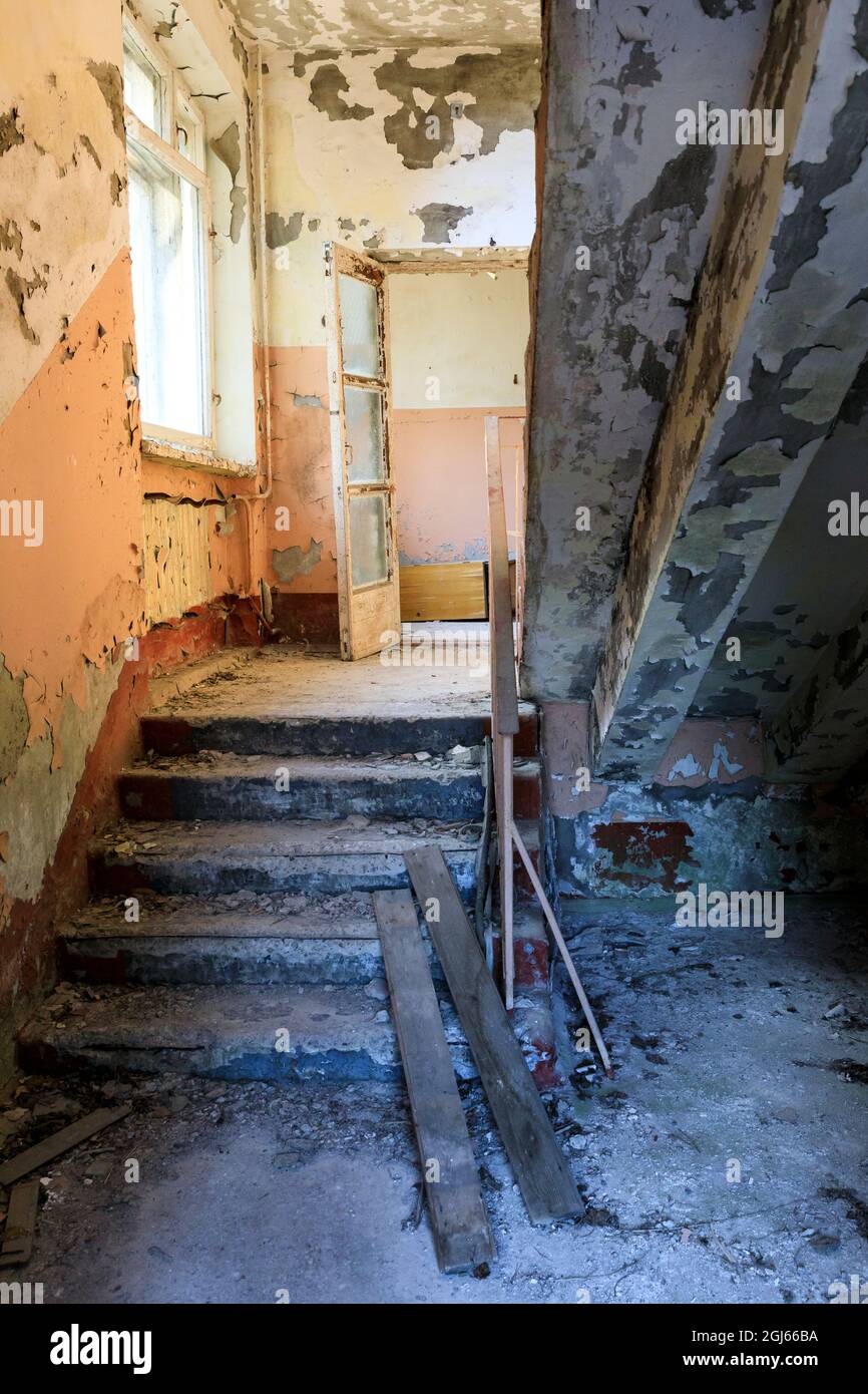 Ukraine, Pripyat, Chernobyl. Staircase, peeling paint Stock Photo - Alamy