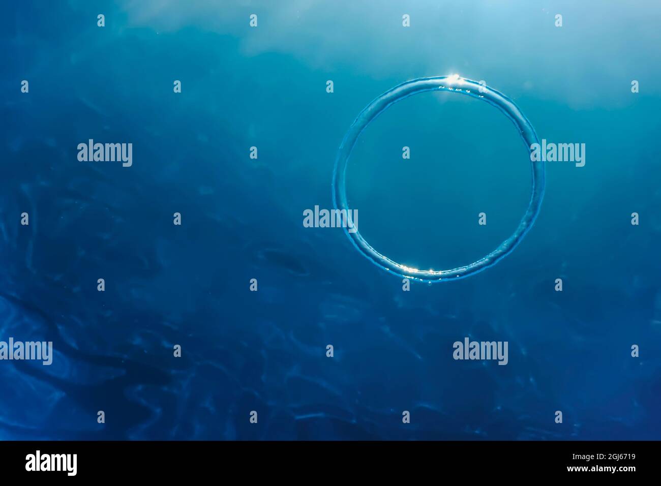 Bubble Ring Underwater, Ring Bubble Stock Photo - Alamy