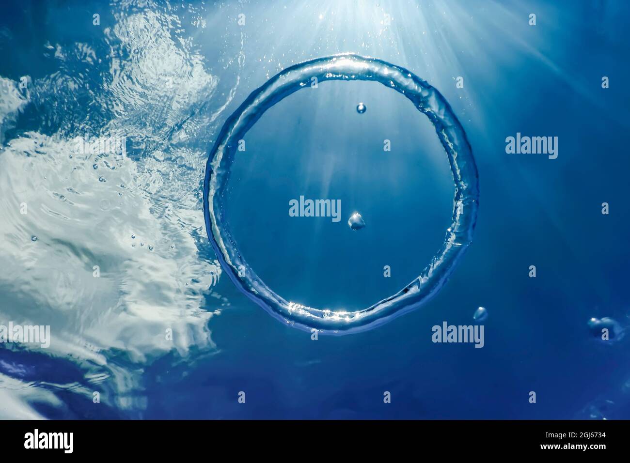 Bubble Ring Underwater, Ring Bubble Stock Photo - Alamy