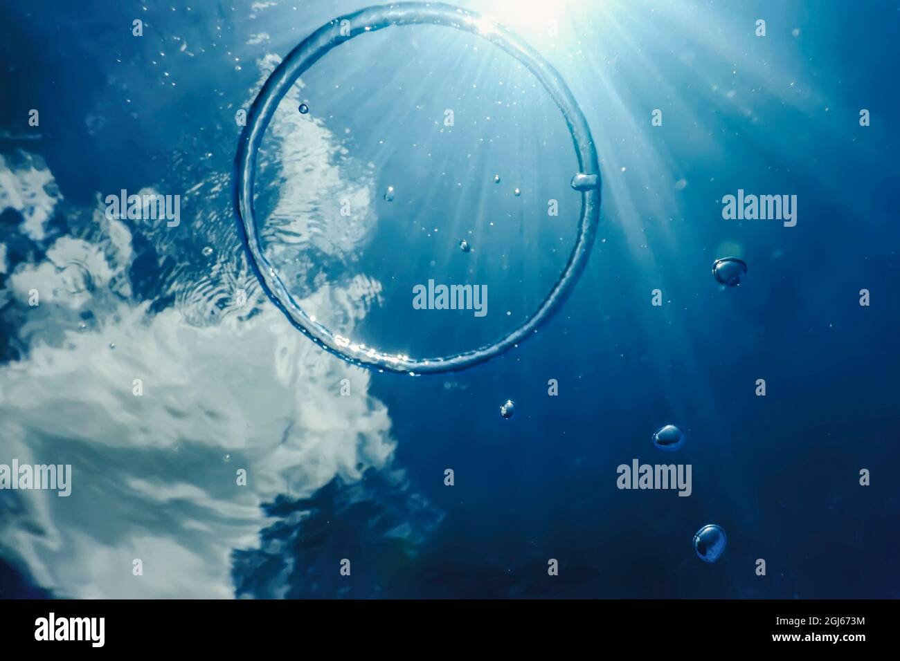 Bubble Ring Underwater, Ring Bubble Stock Photo - Alamy