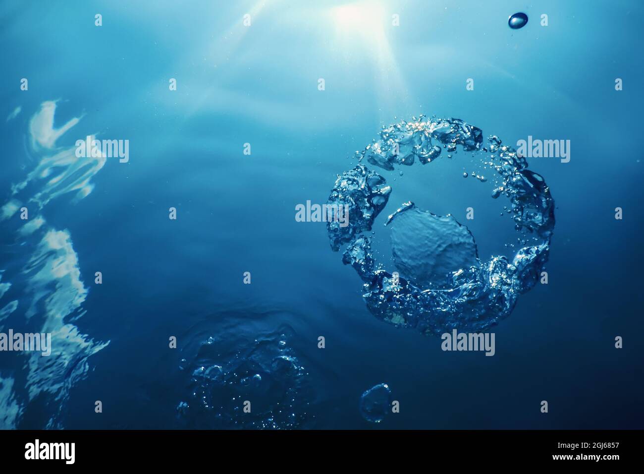 Bubble Ring Underwater, Ring Bubble Stock Photo - Alamy