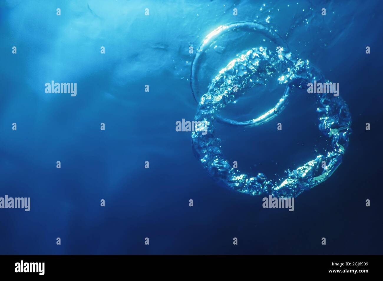 Bubble Ring Underwater, Ring Bubble Stock Photo - Alamy
