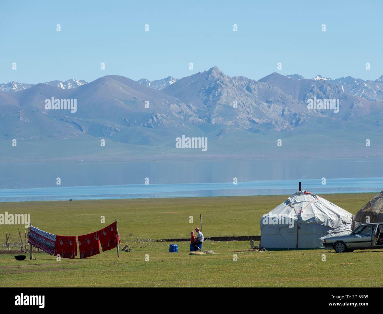 Yurts at lake Song Kol (Son Kul, Songkol, Song-Koel). Tien Shan ...