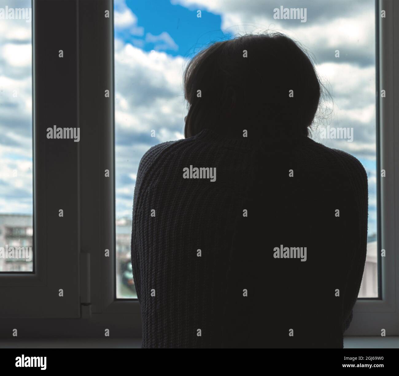 Woman silhouette interior night hi-res stock photography and images - Alamy