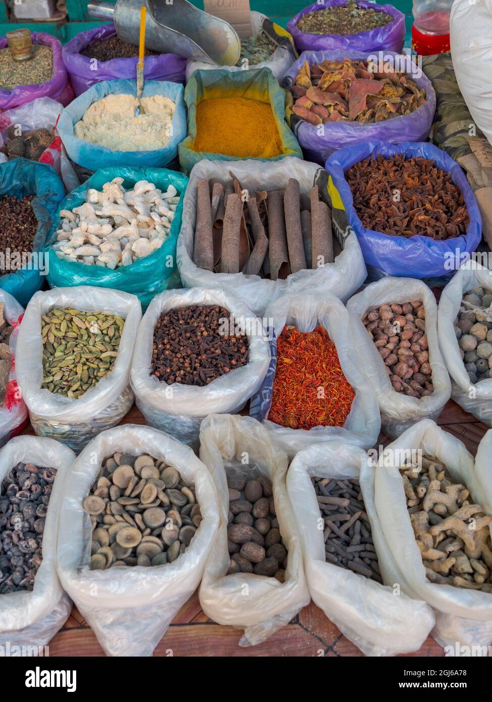 Jayma Bazaar, one of the greatest traditional markets in central Asia ...
