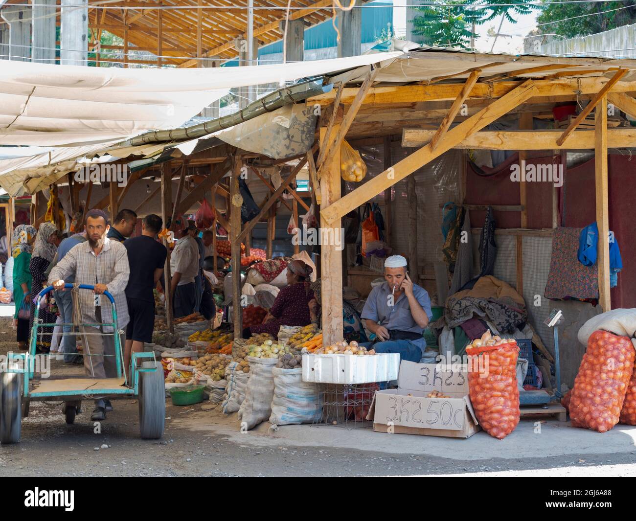 Jayma Bazaar, one of the greatest traditional markets in central Asia ...