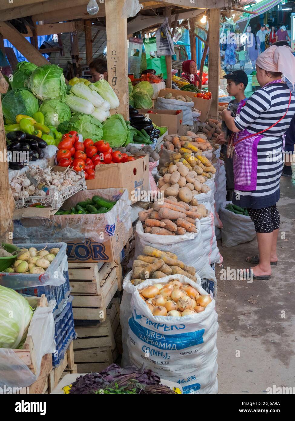 Jayma Bazaar, one of the greatest traditional markets in central Asia ...