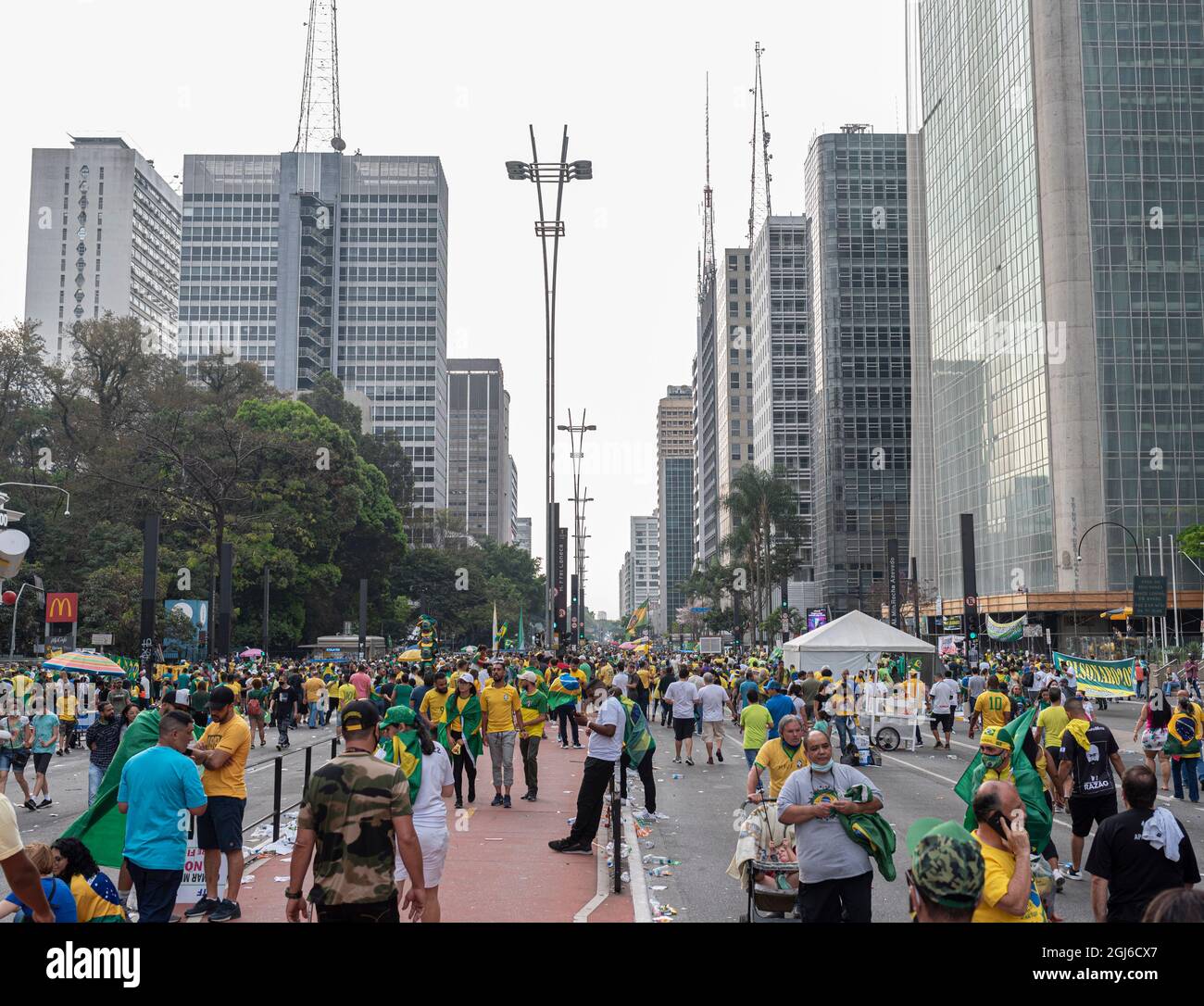 Brazilians hi-res stock photography and images - Alamy