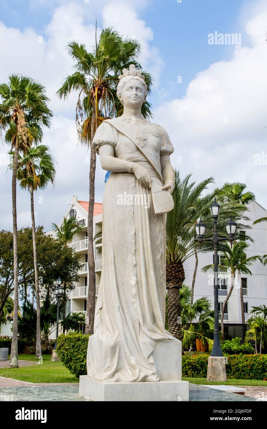 Queen Wilhelmina statue monument, Oranjestad, Aruba Stock Photo - Alamy