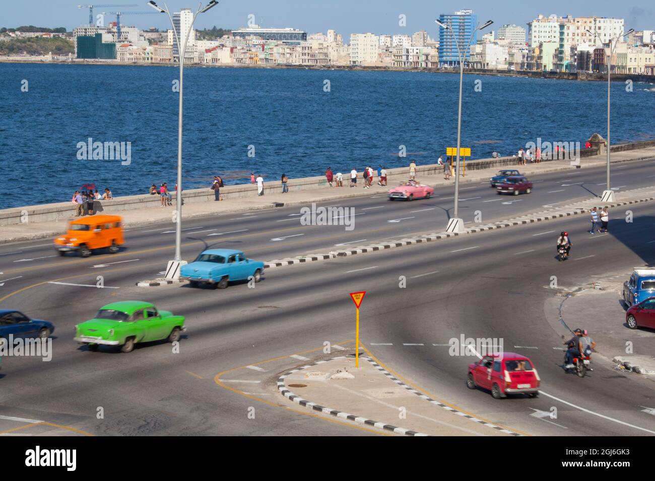 Traffic along the Malecon in Havana, Cuba Stock Photo - Alamy