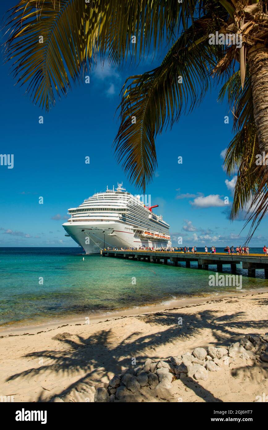 Cruise ship at Grand Turk Cruise Port, Grand Turk Island, Turks and ...