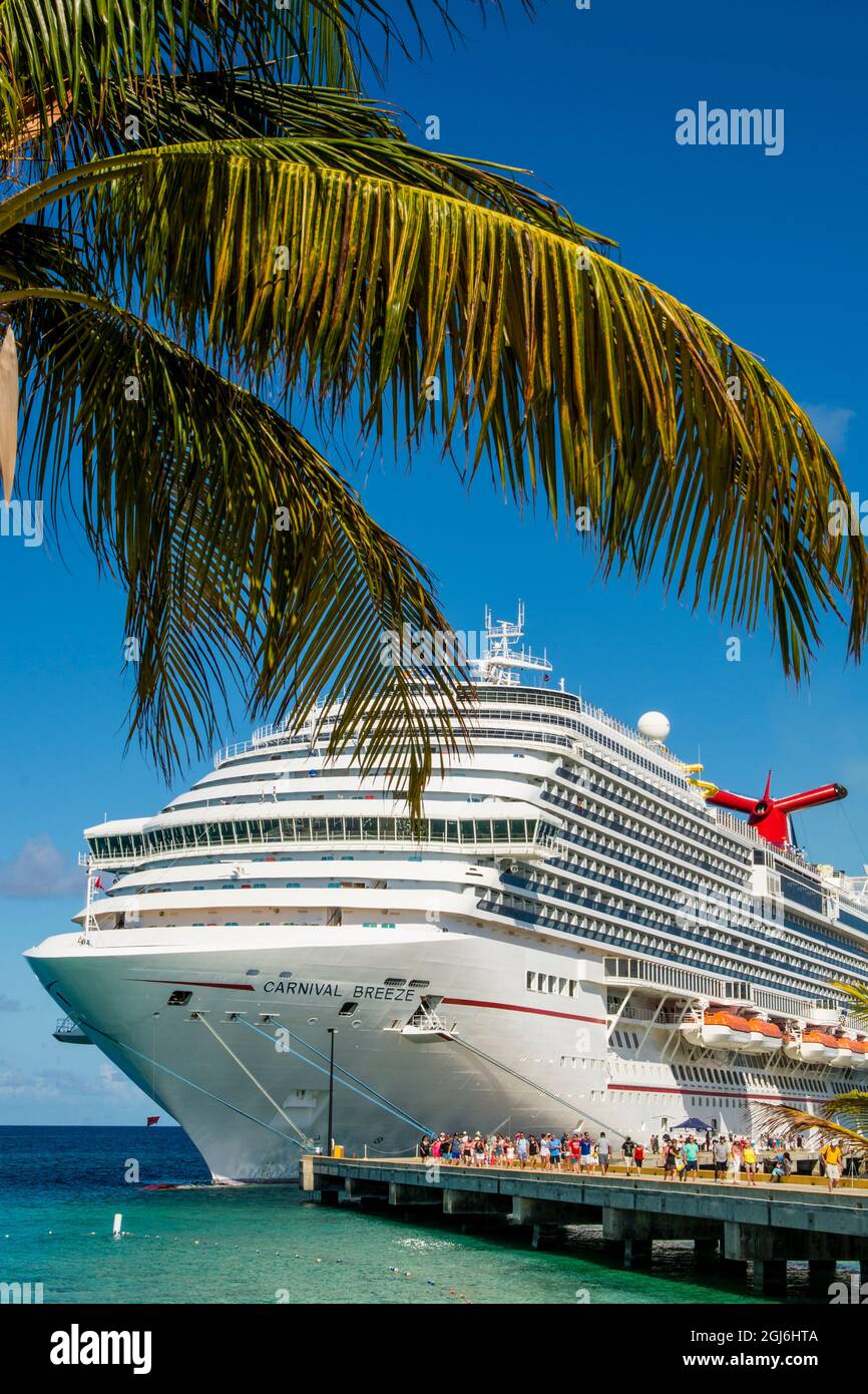 Cruise ship at Grand Turk Cruise Port, Grand Turk Island, Turks and ...