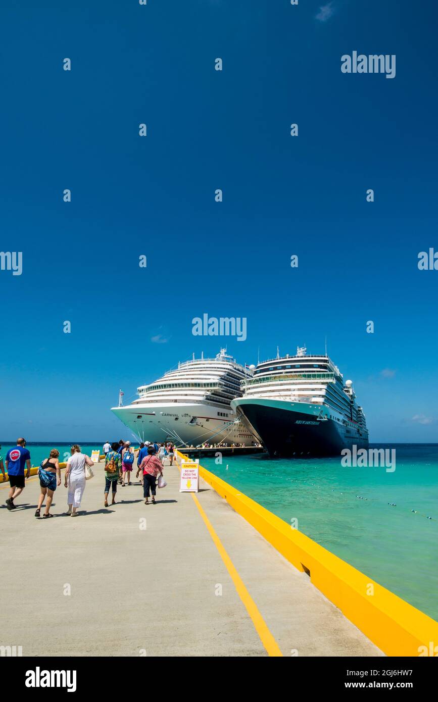 Cruise ship, Grand Turk Cruise Port, Grand Turk Island, Turks and ...