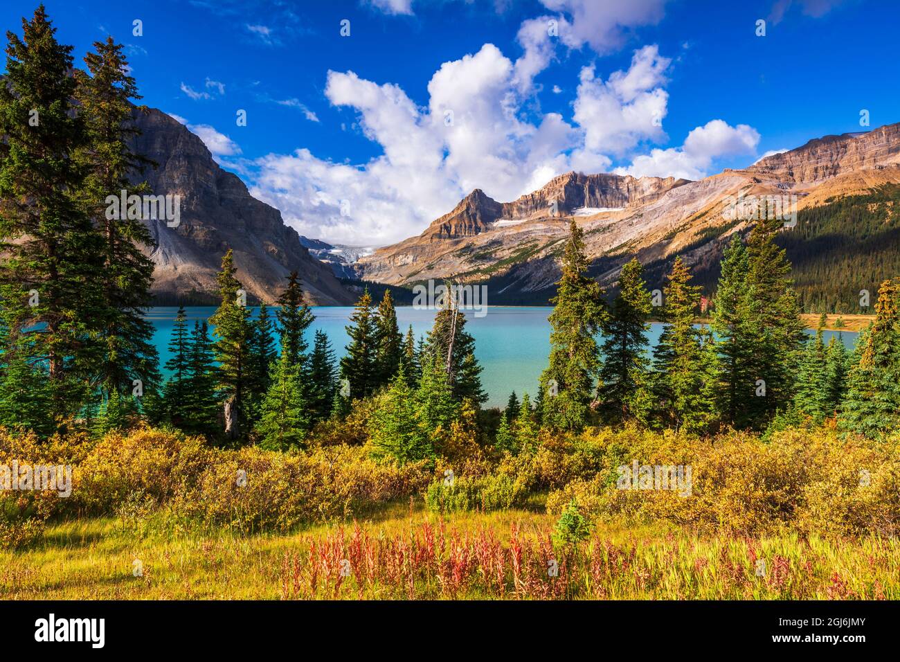 Bow Lake and the Bow Glacier, Banff National Park, Alberta, Canada ...