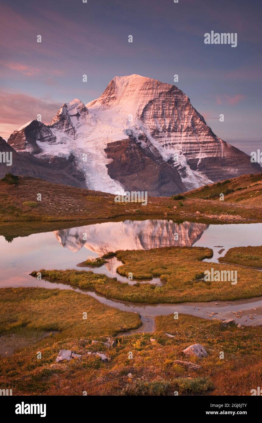 Mount robson 3 hi-res stock photography and images - Alamy