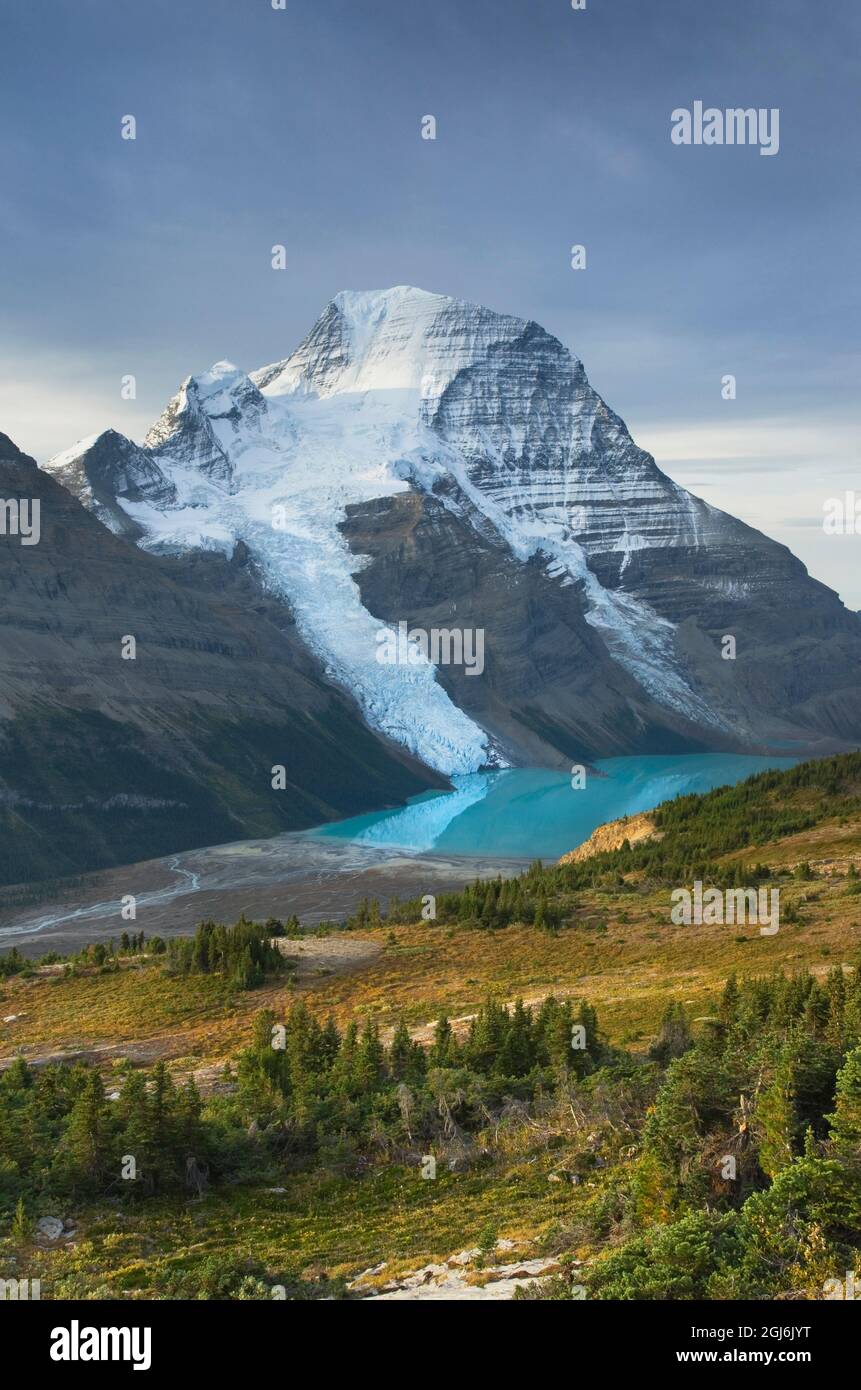 Mount robson pr hi-res stock photography and images - Alamy