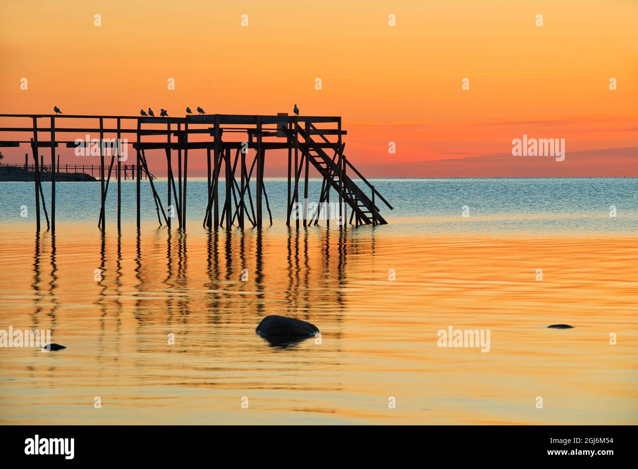 Lake winnipeg pier hi-res stock photography and images - Alamy