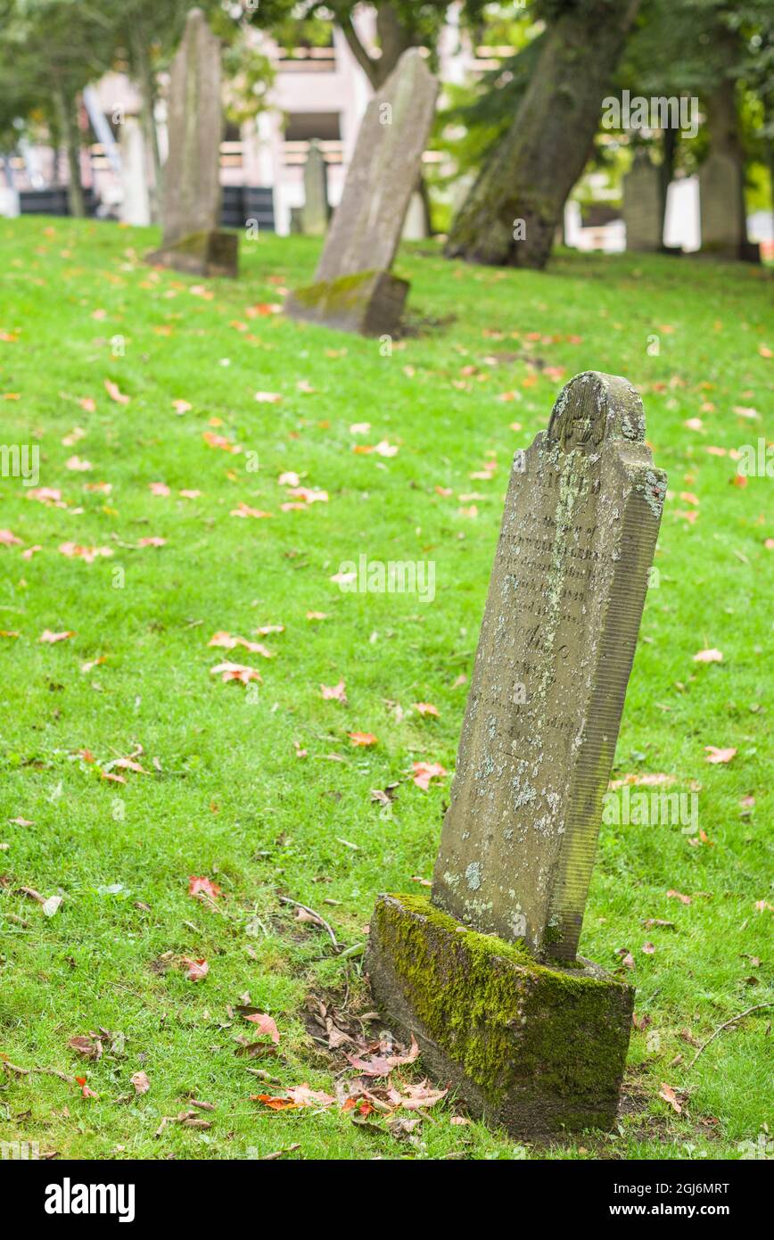 Loyalist burial ground cemetery hi-res stock photography and images - Alamy