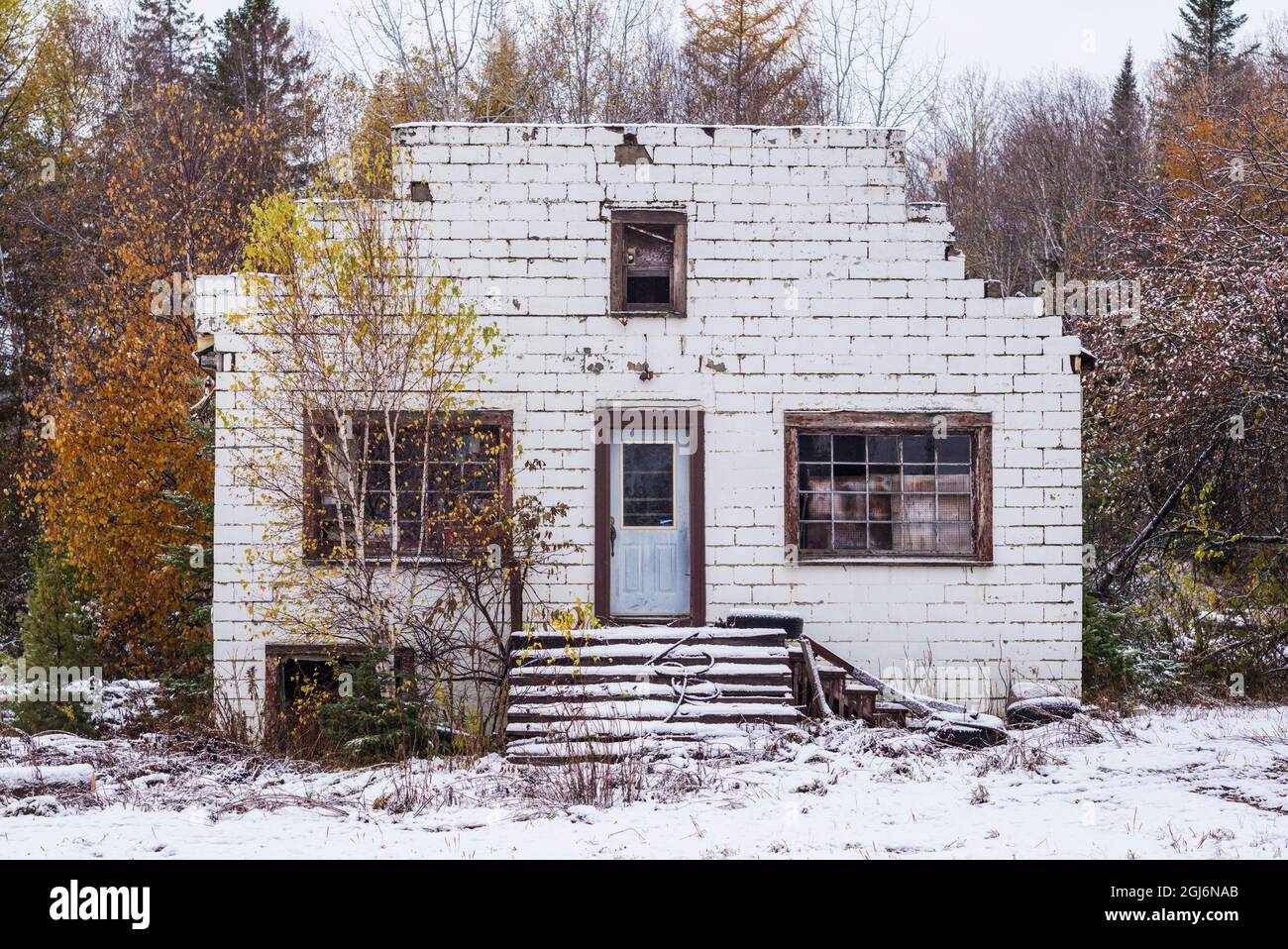 Logging camp canada hi-res stock photography and images - Alamy