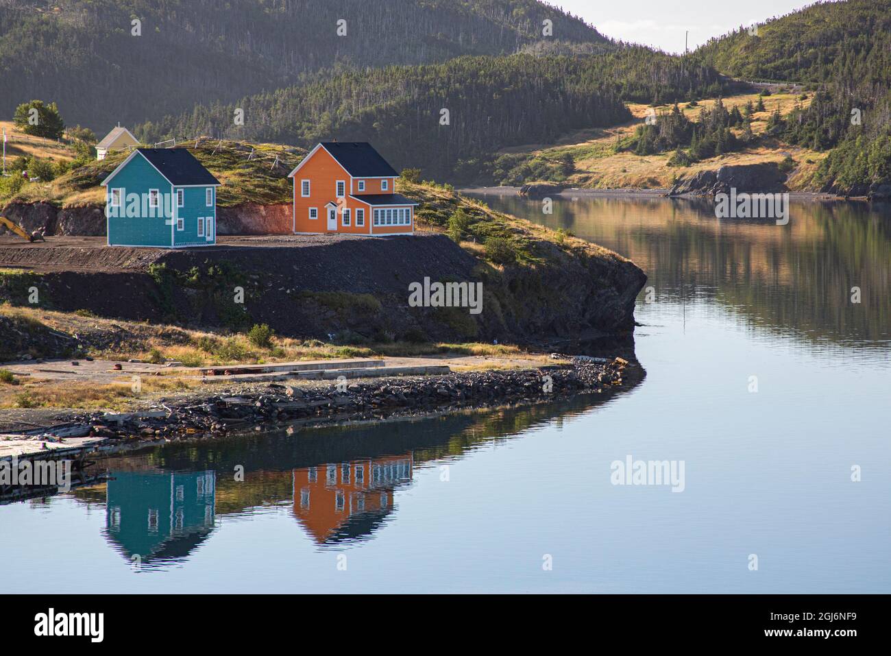 Canada labrador houses water hi-res stock photography and images - Alamy