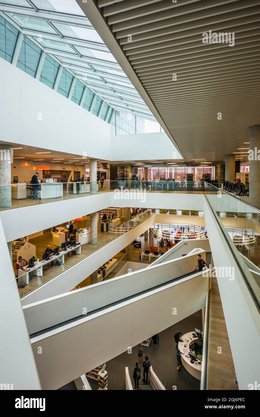 Interior halifax central library hi-res stock photography and images ...