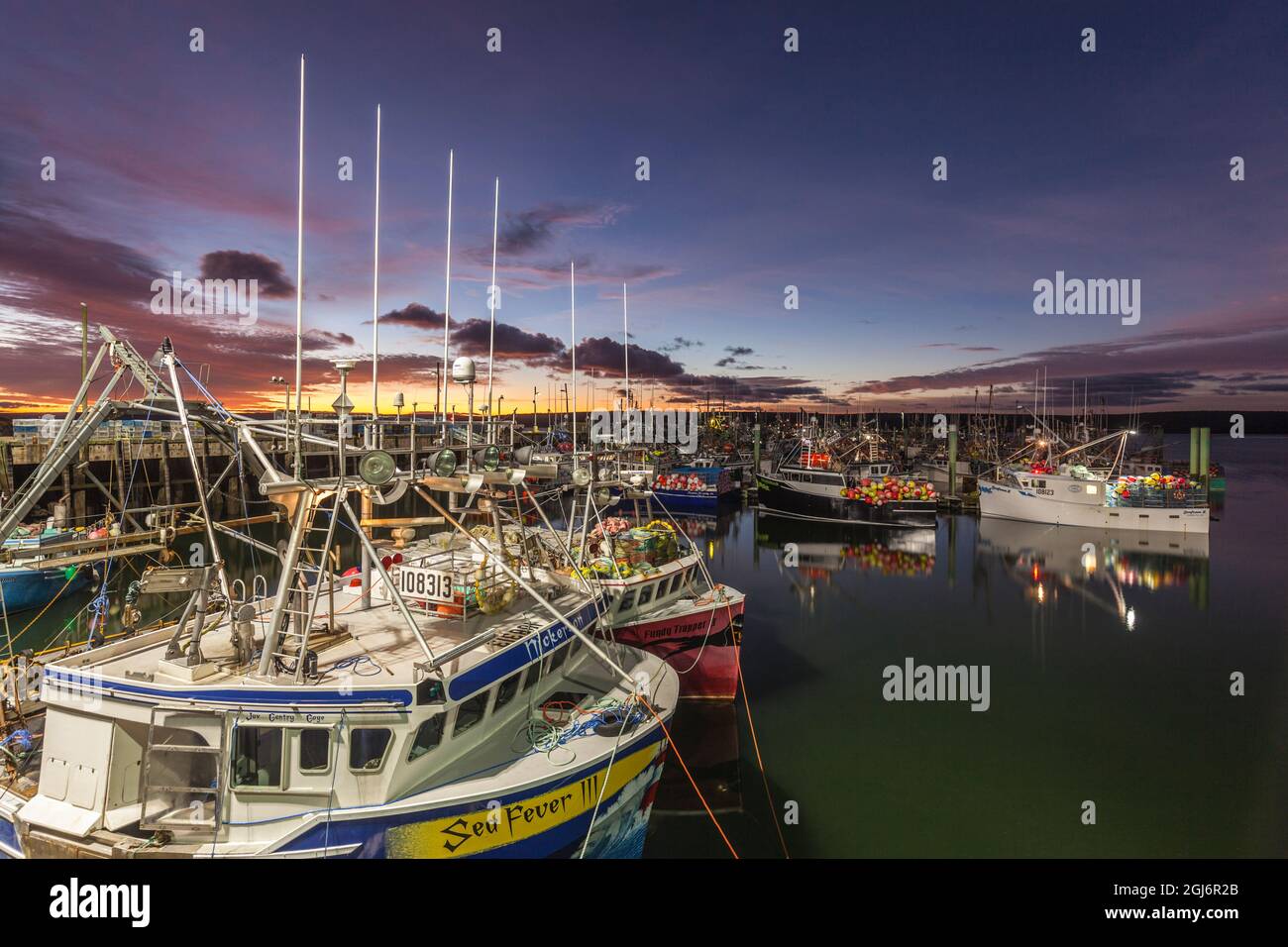 Worlds largest scallop boat fleet hi-res stock photography and images ...