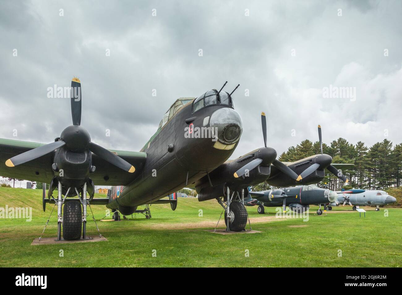 Ww2 era avro lancaster bomber aircraft hi-res stock photography and ...