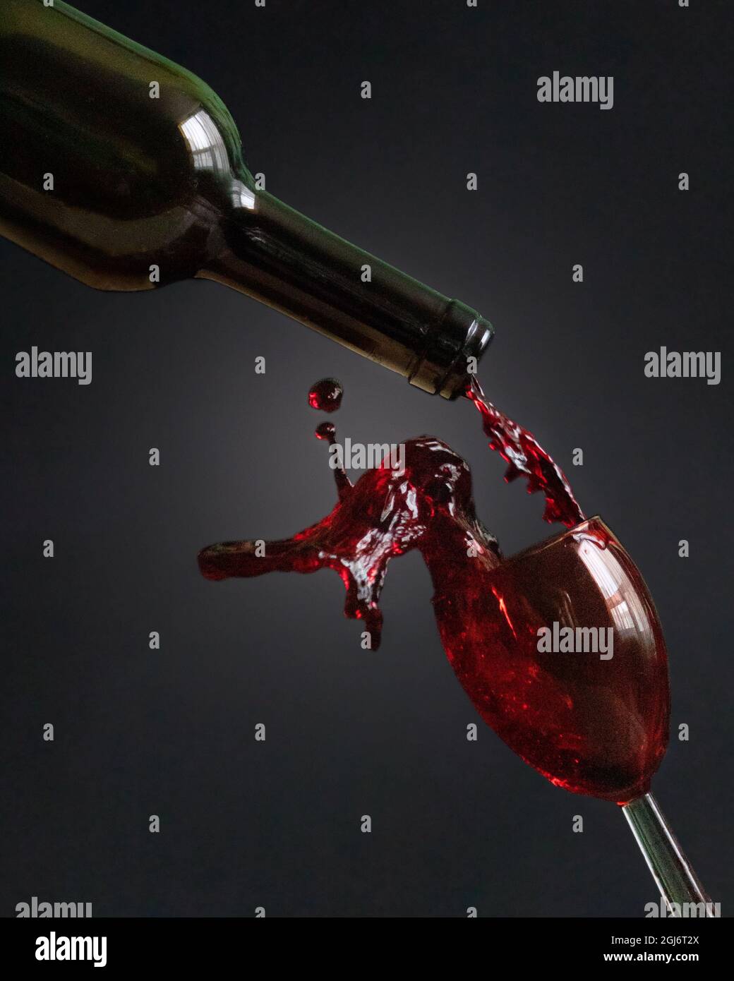 Red wine bottle filling process hi-res stock photography and images - Alamy