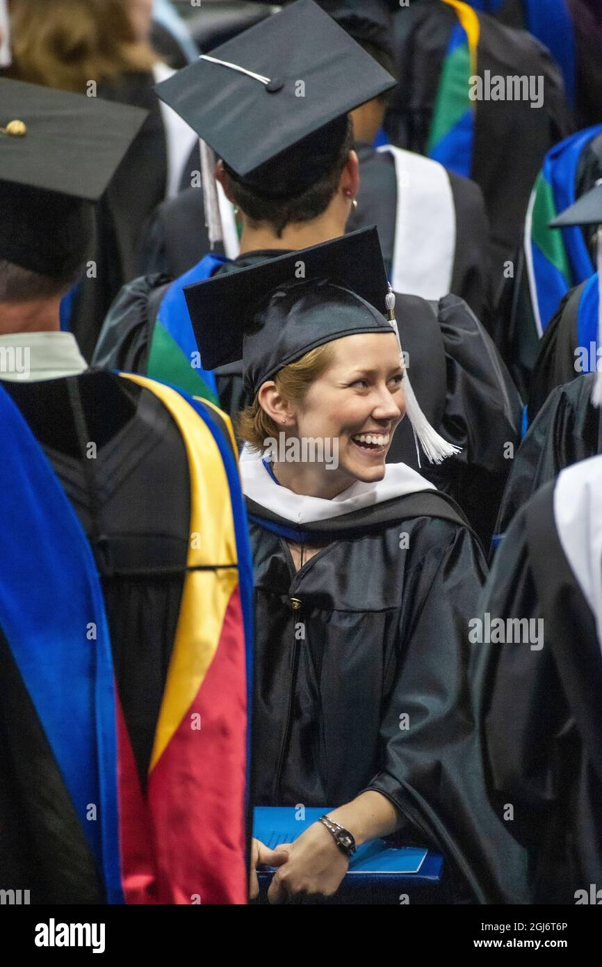 Female college graduate hi-res stock photography and images - Alamy